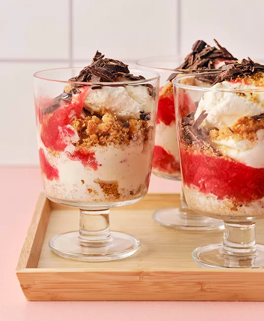 IKEA Santo Domingo - Ice cream with strawberry jam and chocolate