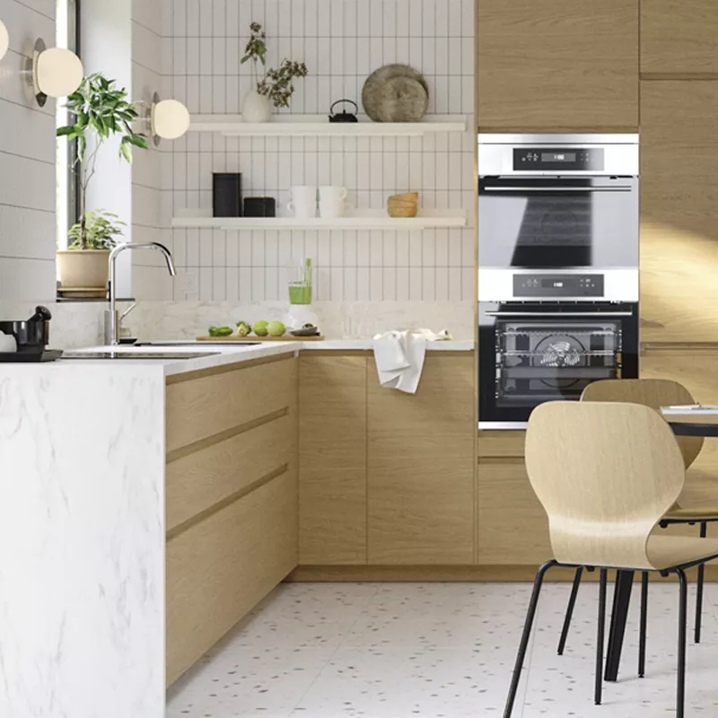 IKEA Santo Domingo - An oak effect kitchen with storage all around