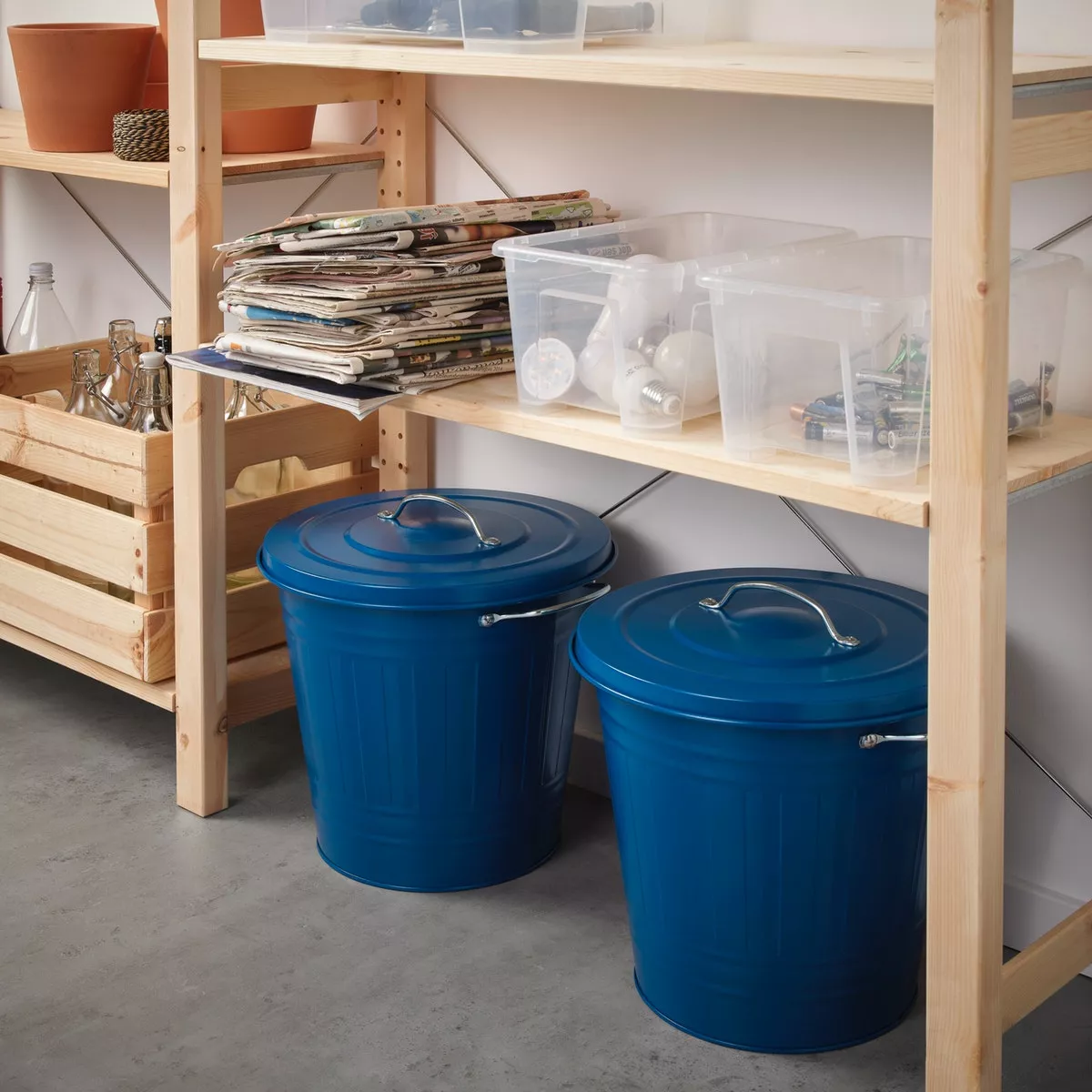 IKEA Santo Domingo - KNODD bin with lid, gray
